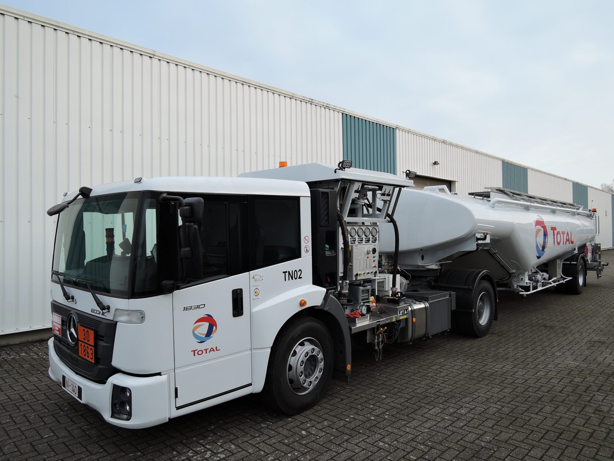 Shape The Future | Center of Excellence for Aviation Refuellers