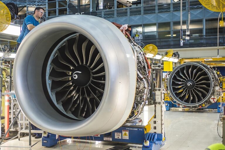 Understanding the Basics of Aircraft Fuel Pumps System – ARC-Refuellers